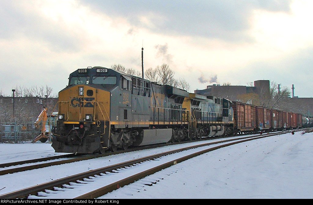 CSX 908 Q438 Sitting